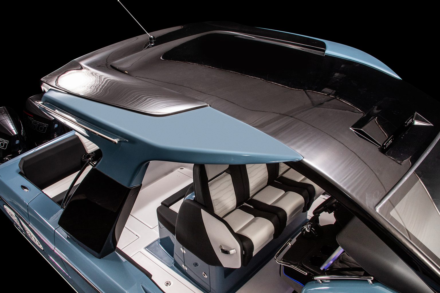 Cigarette 41 Nighthawk performance with unmatched comfort. - Panorama 4 ...