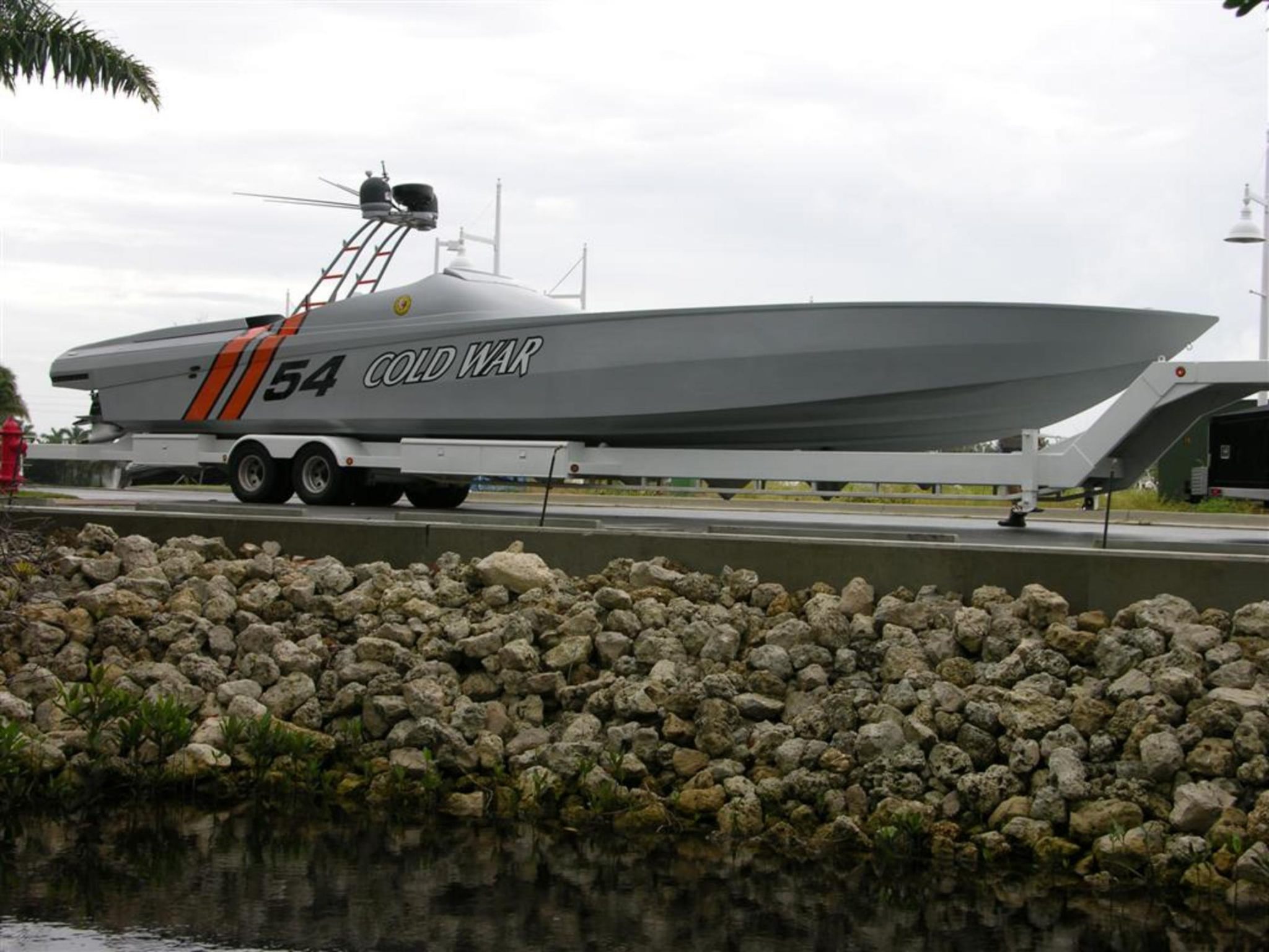Apache 50' Shaman large, powerful and elegant - Panorama 4° Piano