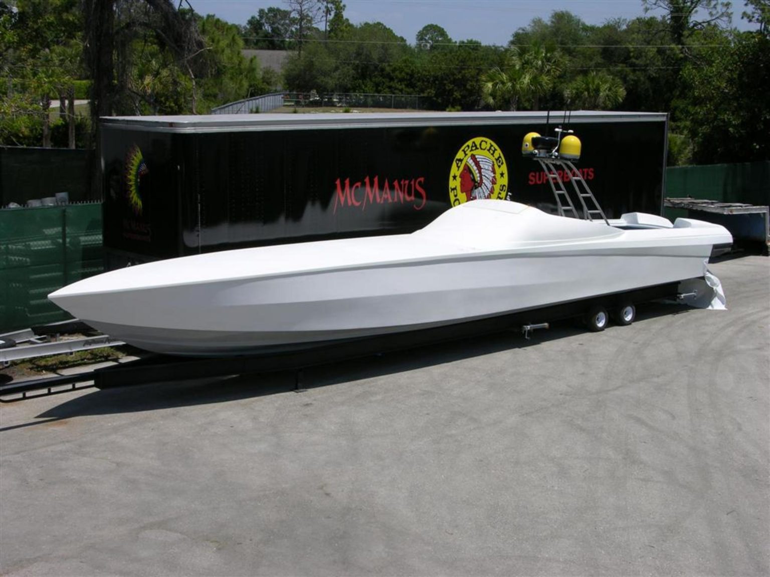 Apache 50' Shaman large, powerful and elegant - Panorama 4° Piano