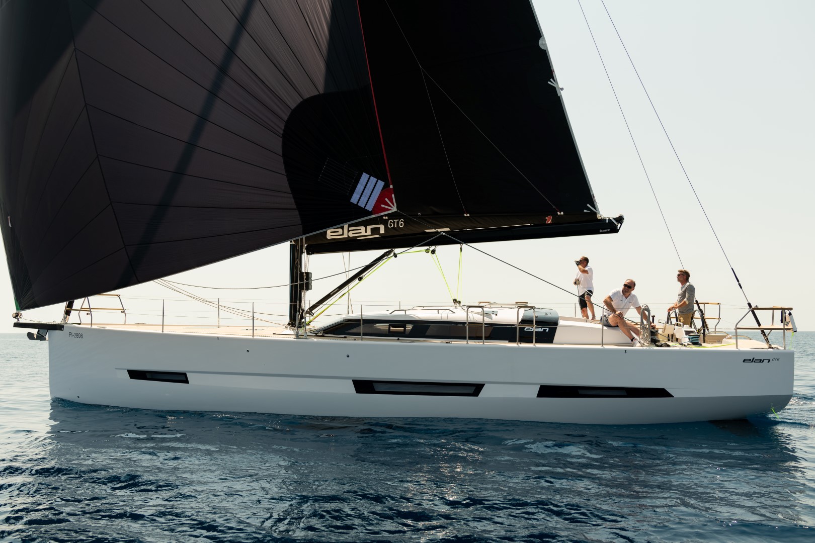 Elan GT6 la prima barca a vela del cantiere Elan Yacht con Porsche ...