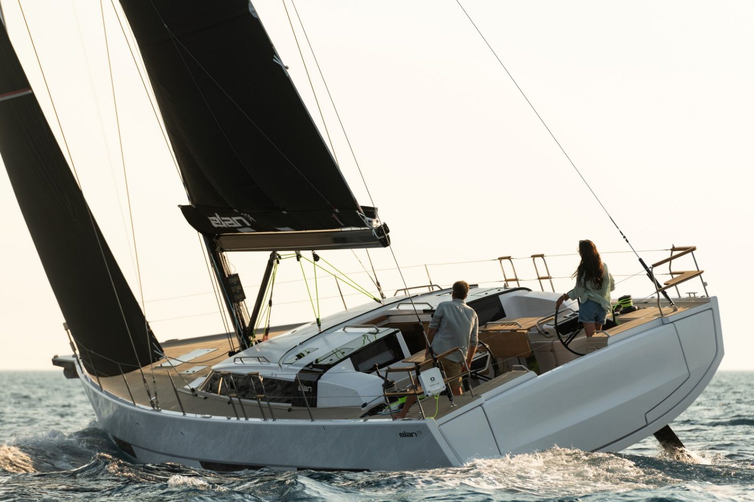 Elan GT6 la prima barca a vela del cantiere Elan Yacht con Porsche ...
