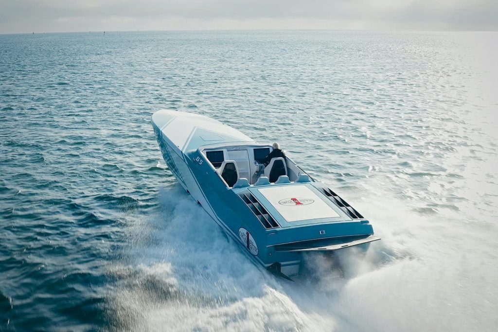 Cigarette Racing 515: record of technology, design and performance ...